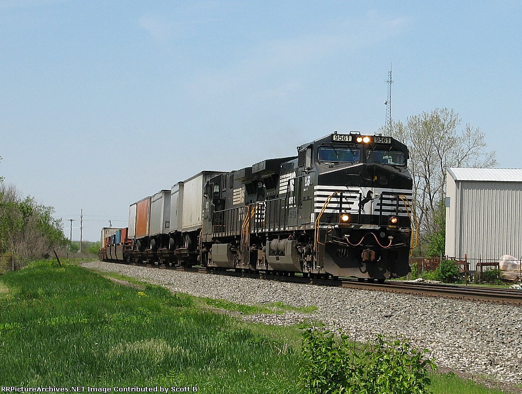 NS 9561 24M 12:33